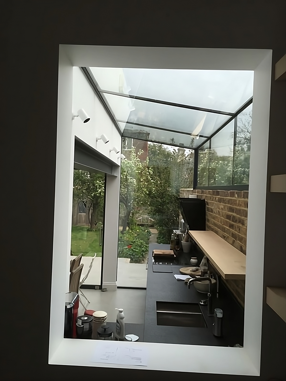 How Glazier Services Fit Seamlessly into Modern Architecture and ...